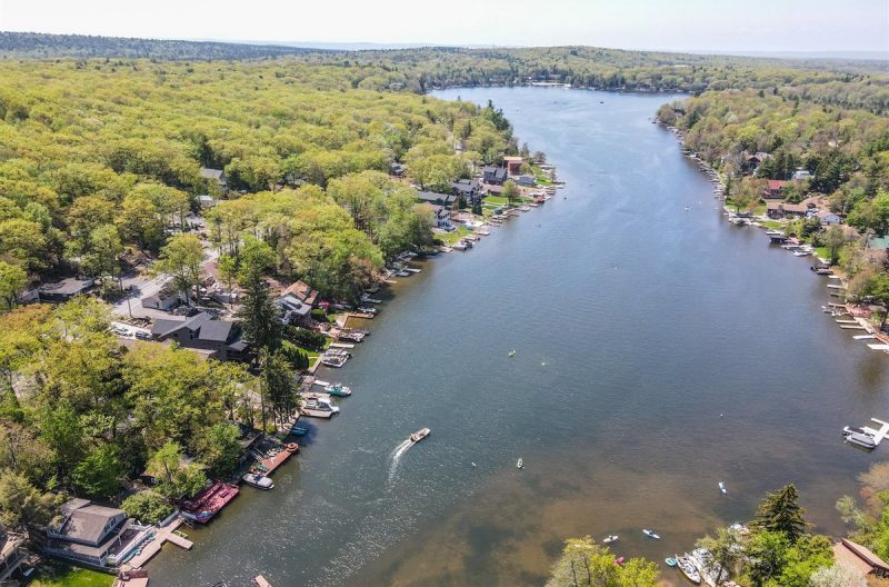 Mesmerising Villa/Castle for Rent with Indoor Pool in Poconos, PA (252 ...