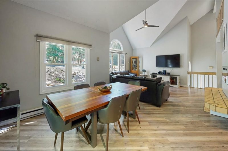 Mesmerising Villa/Castle for Rent with Indoor Pool in Poconos, PA (252 ...